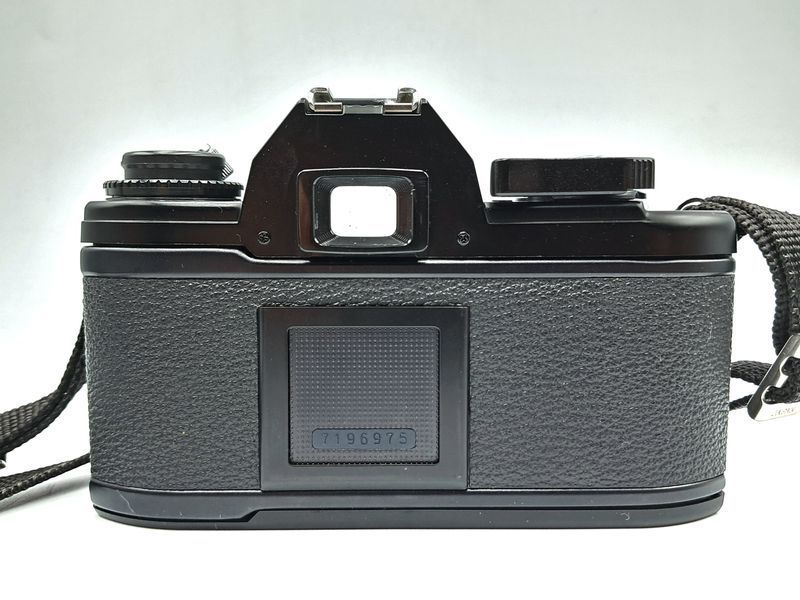 Купити Nikon EM 7196975 в інтернет магазині Manuallens